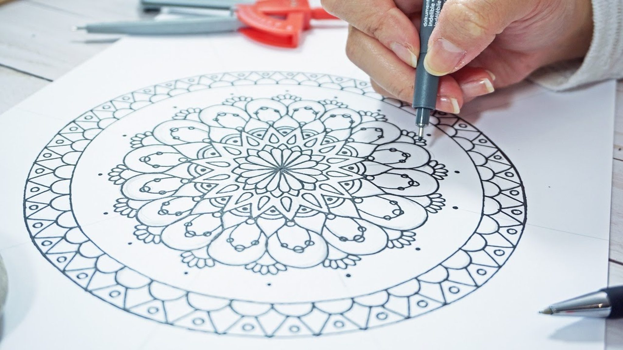 Comment colorier un Mandala ? [GUIDE]